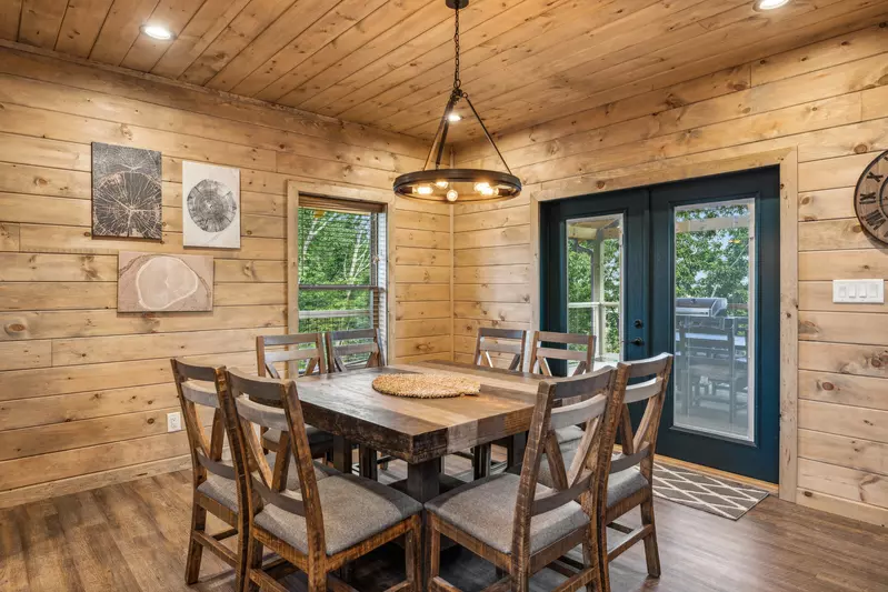 Moonshine Mountain Lodge in Sevierville