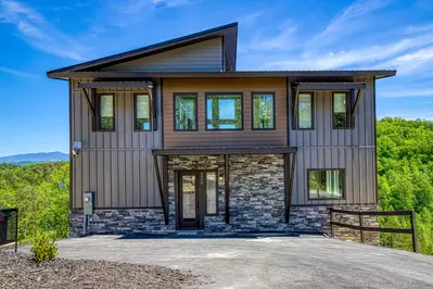 Pigeon Forge Cabins with Private Pools | Summit Cabin Rentals